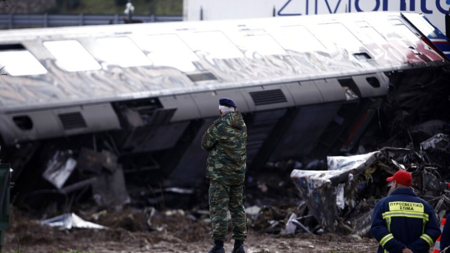 Σιδηροδρομικό δυστύχημα στα Τέμπη: Τηλεφωνική επικοινωνία Θεοδωρικάκου ...