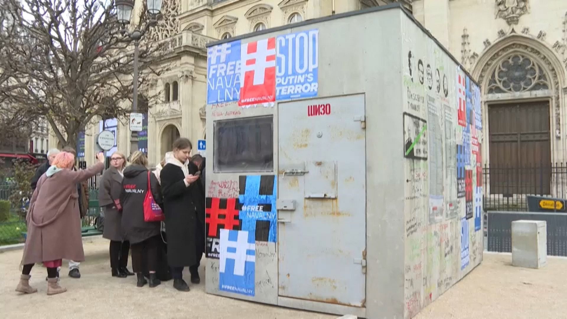 Video. WATCH: Alexey Navalny protest art installation set up in Paris ...