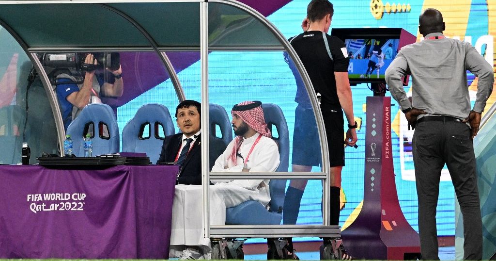 VAR: Referee suspended for using fan’s phone to disallow goal | Africanews
