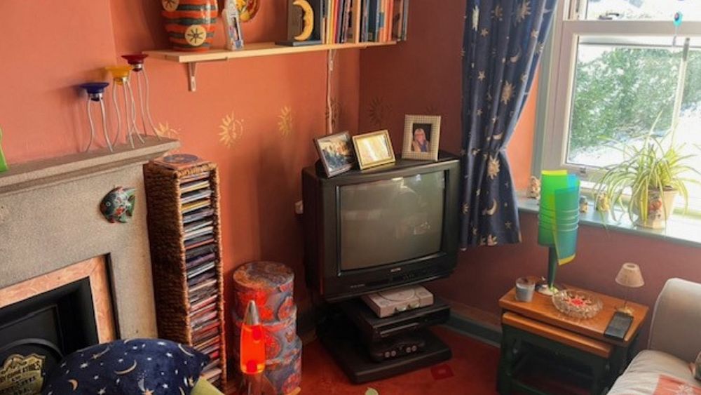 Designers and their homes - A Derbyshire 1990s time capsule | Euronews