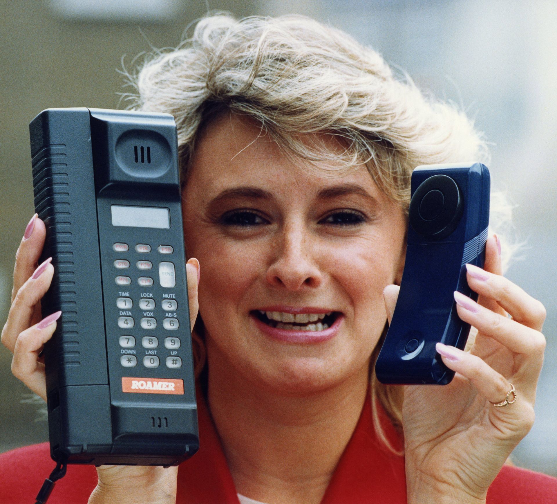 İlk cep telefonu aramasının üstünden 50 yıl geçti: 'İnsanlığın en büyük ...