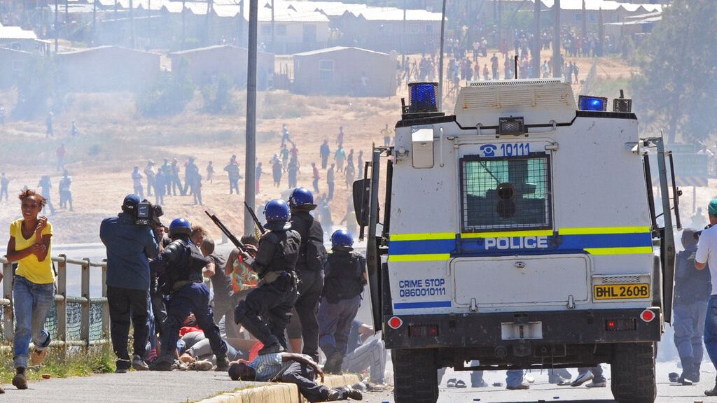 9 suspects killed in shootout with South African police | Africanews