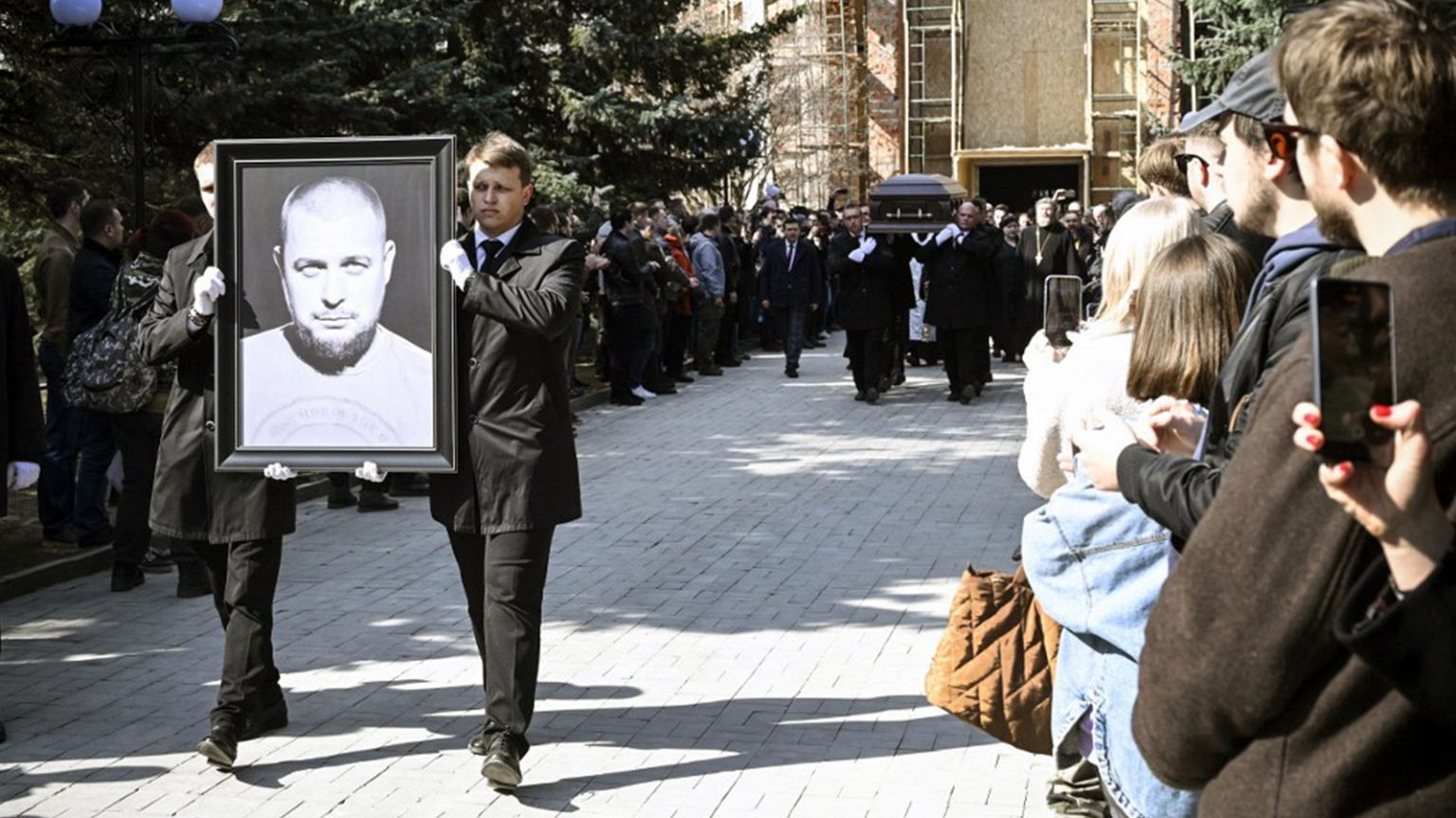 Hundreds attend assassinated Russian propagandist Vladlen Tatarsky ...