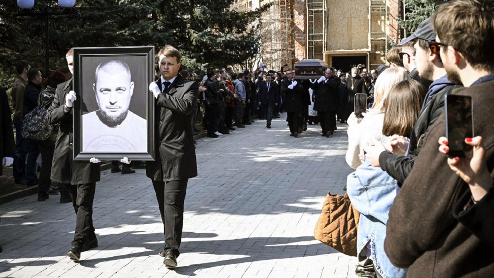 Hundreds attend assassinated Russian propagandist Vladlen Tatarsky ...