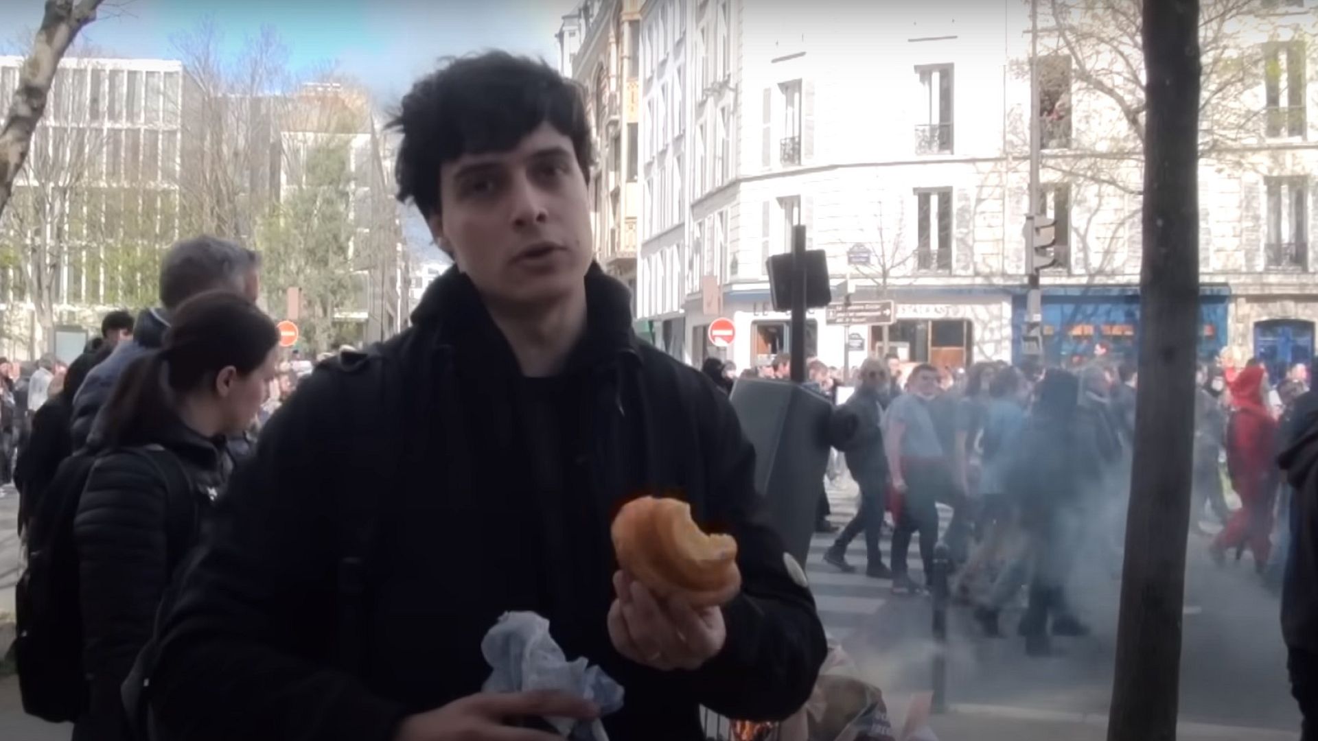 Ready, bready, go: YouTuber braves protests to find Paris' best ...
