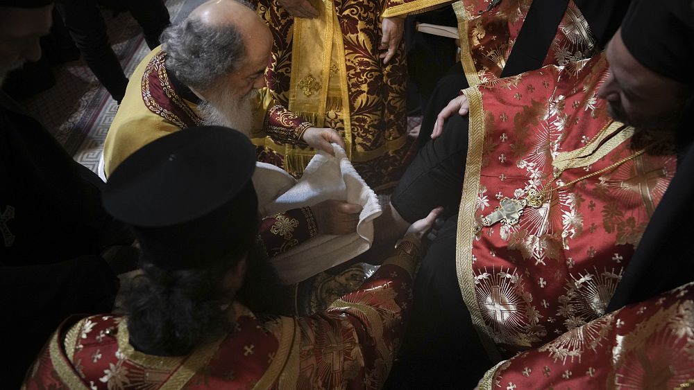 Ναός Αναστάσεως - Ιεροσόλυμα: Η τελετή του Νιπτήρος εν μέσω της έντασης ...