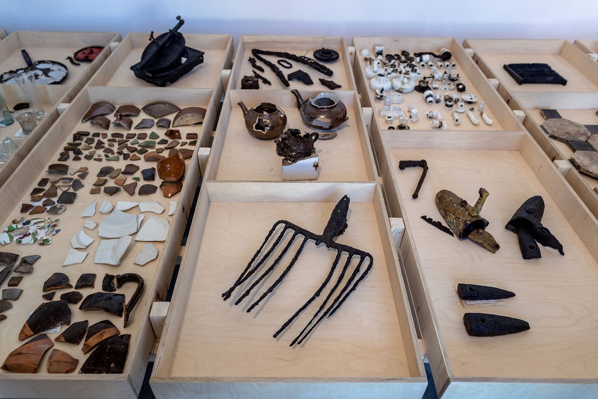 Exhibition in Warsaw brings to light unearthed artefacts from World War ...