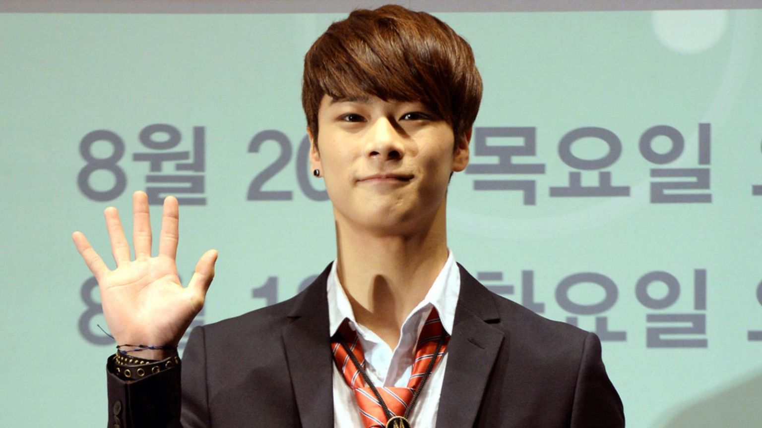 K-pop star Moonbin dies at age of 25 in a suspected suicide | Euronews