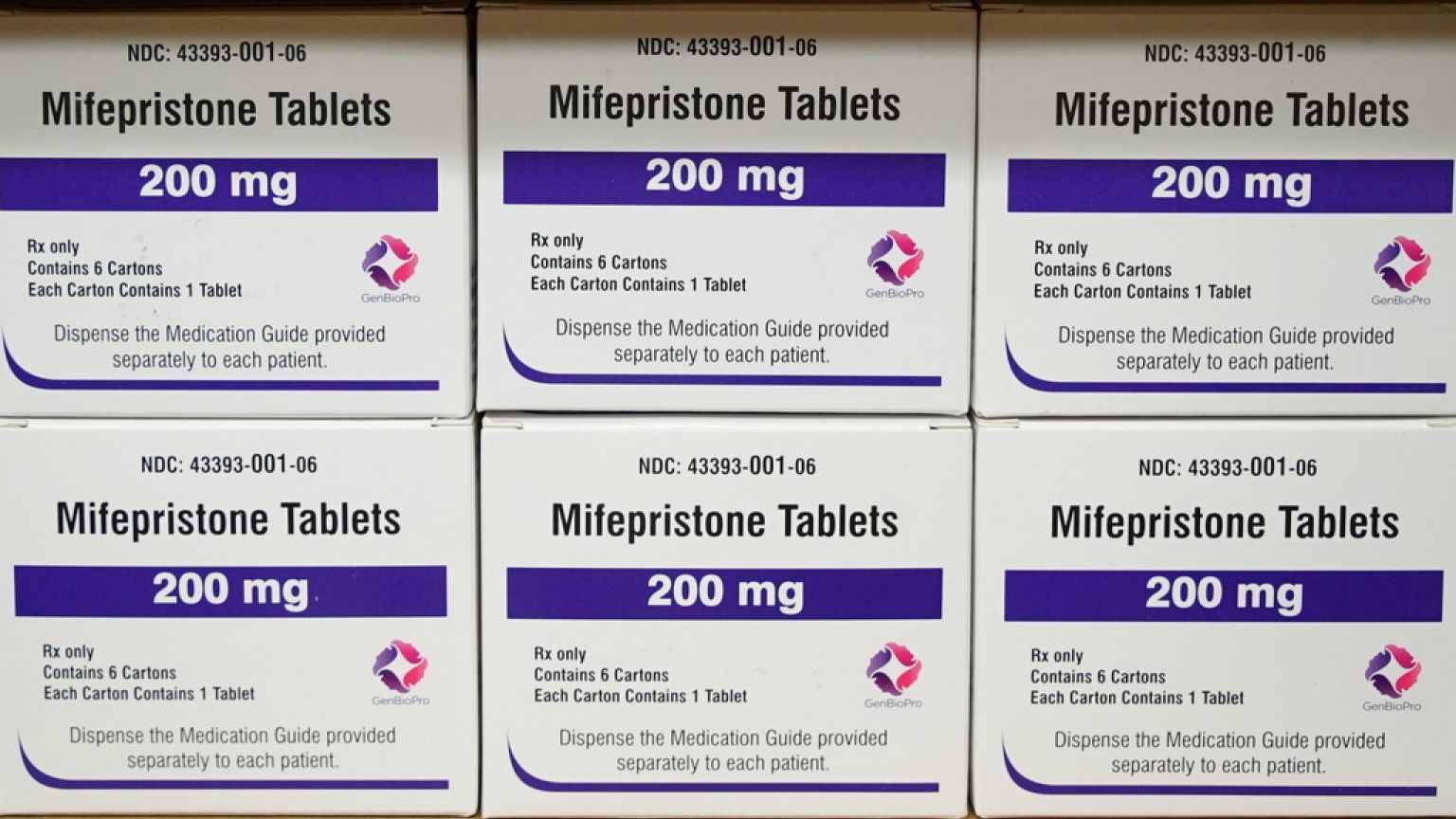 La Cour suprême des Etats-Unis maintient pour l'instant l'accès à la ...