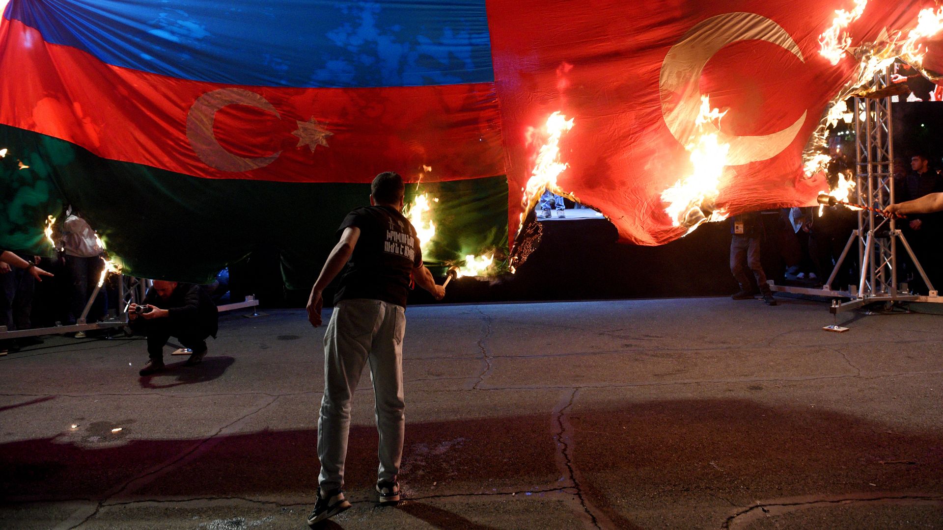 Hundreds march through Yerevan in honour of 108-year anniversary of ...