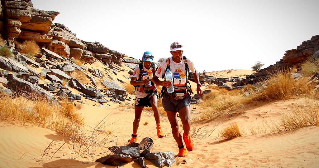 Morocco: participants in the "Marathon des sables" begin the 251 km ...