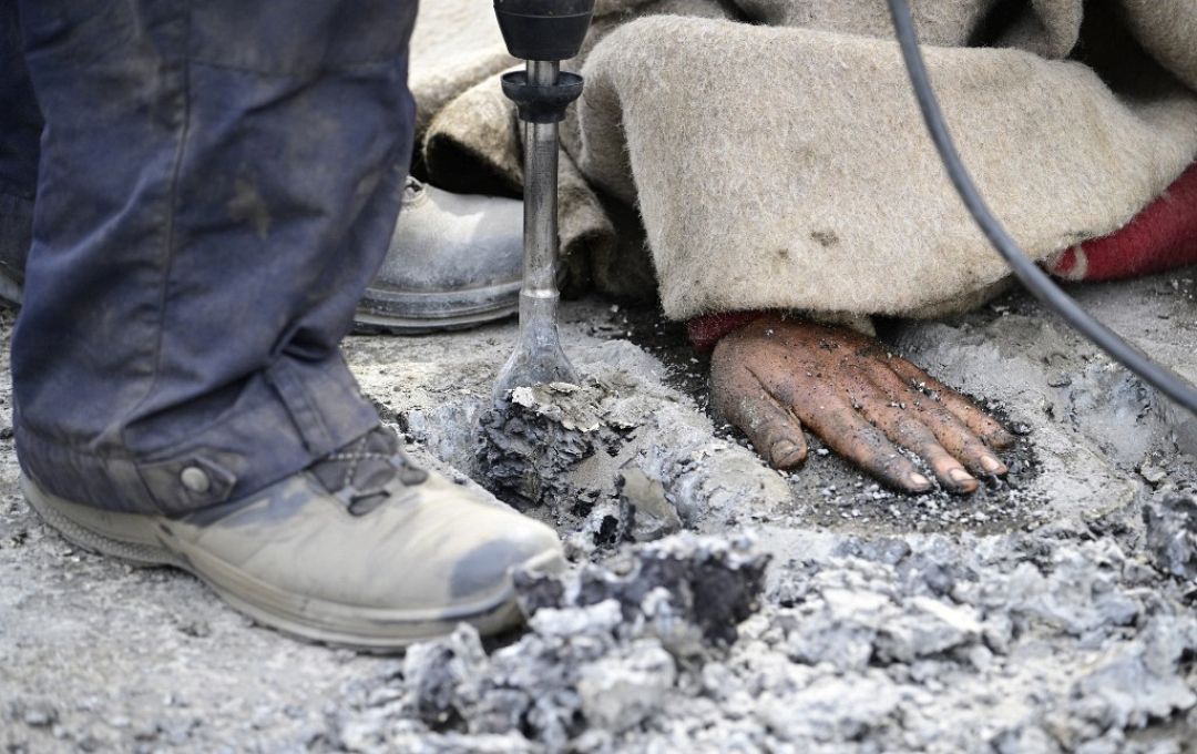 Berlin activists glue themselves to roads causing ‘massive’ disruption ...