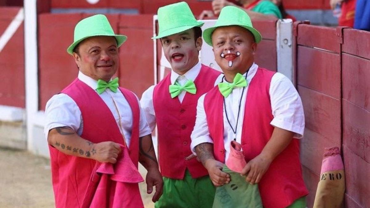 Spain's dwarf bullfighters, the bombero toreros, see red over their ...