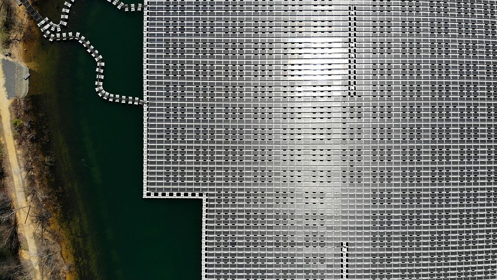 From water saving to clean energy: Here’s why floating solar farms are booming in the US | Euronews