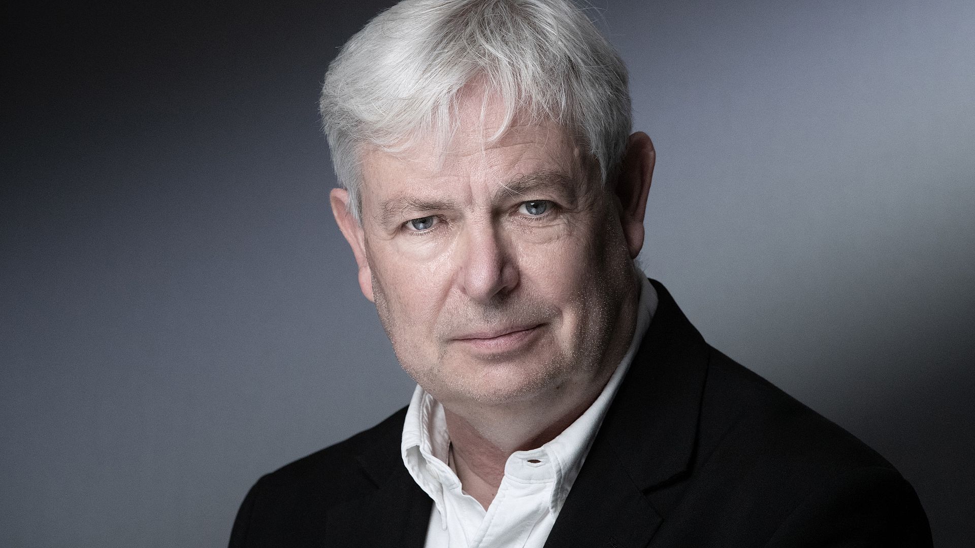 British author Jonathan Coe reflects on Brexit, Boris Johnson, and the Royal Family | Euronews