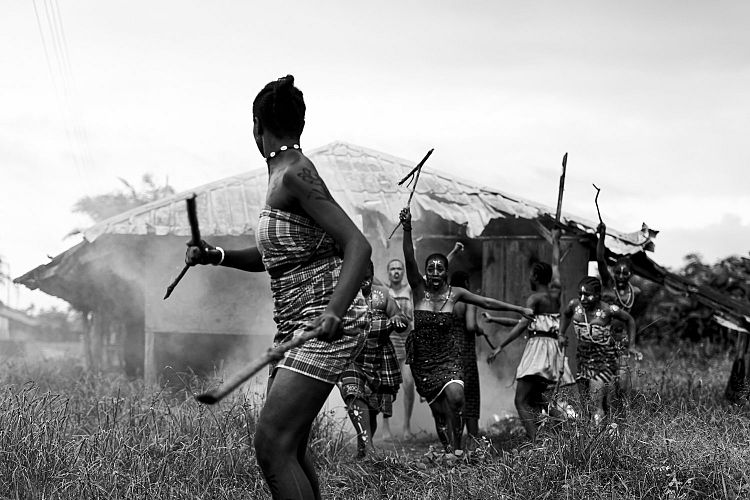 Take a look at these awe-inspiring photos from the Contemporary African ...