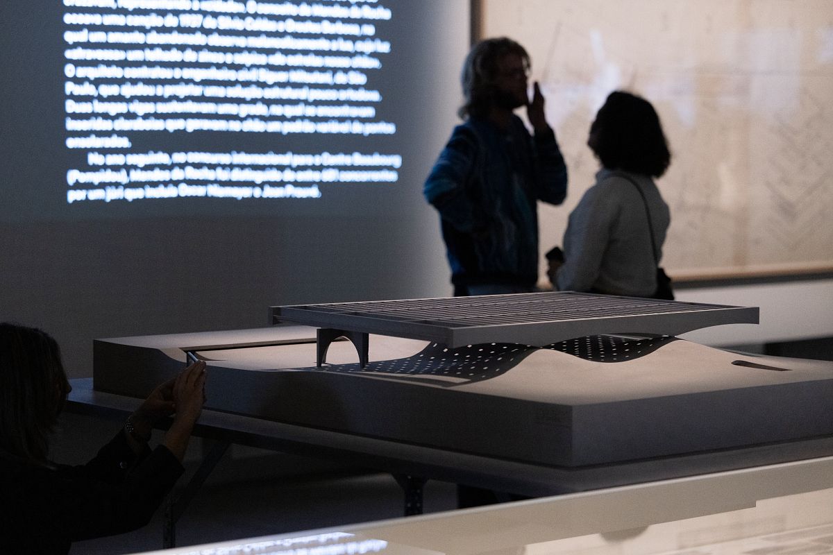 Portugal pays touching tribute to Brazilian architect Paulo Mendes da ...