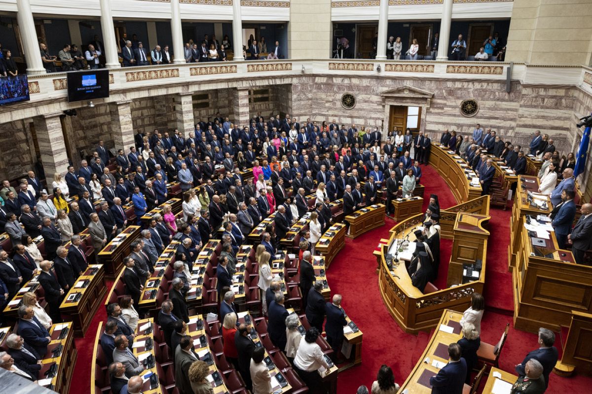 New Greek parliament convenes, only to be dissolved as early as Monday ...