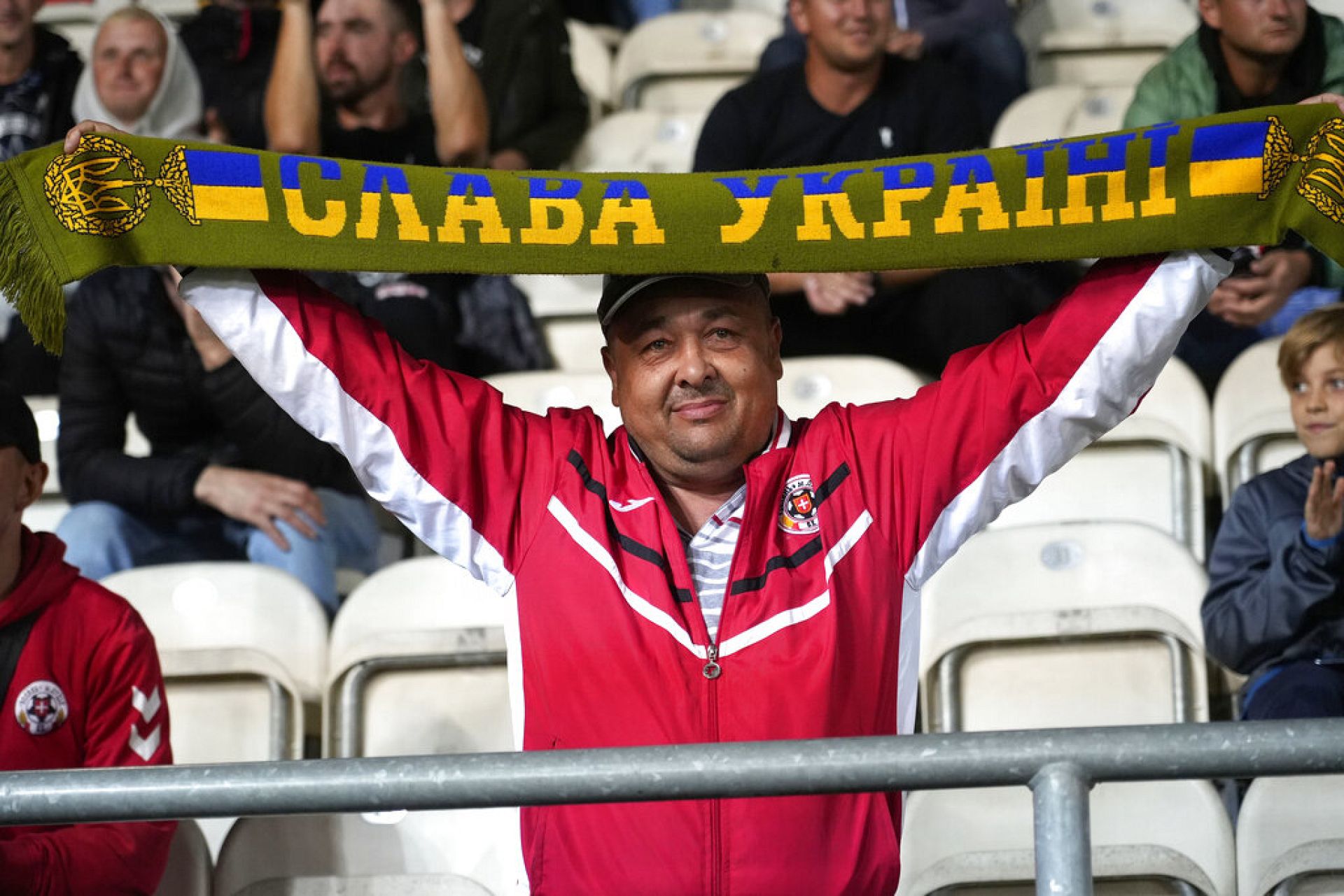 Croatian president Milanović compares 'Slava Ukraini' salute to 'Sieg ...