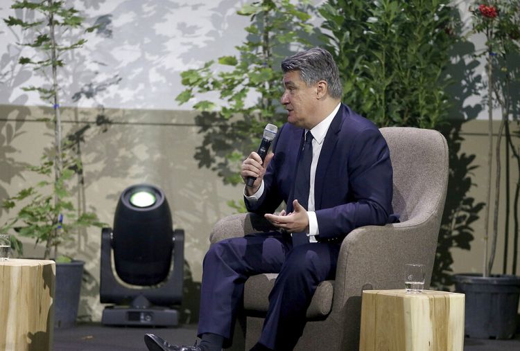 Croatian president Milanović compares 'Slava Ukraini' salute to 'Sieg ...