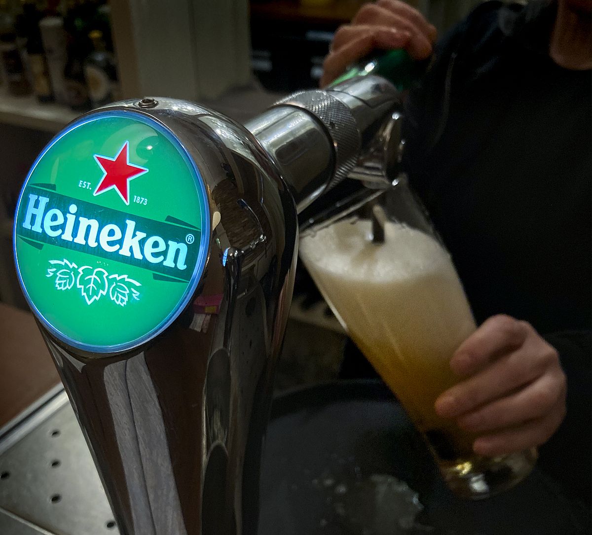 How the Dutch concept of 'gezellig' is at the heart of 150 years of ...