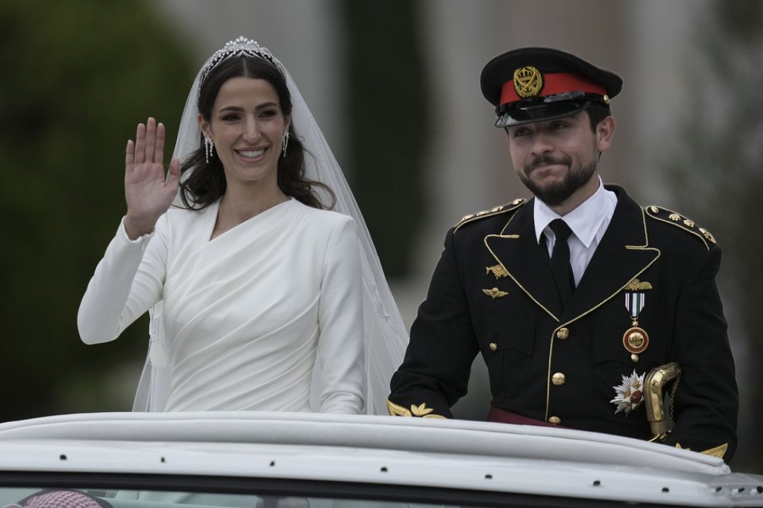 Royale Hochzeit: Jordaniens Kronprinz heiratet Architektin aus Saudi ...