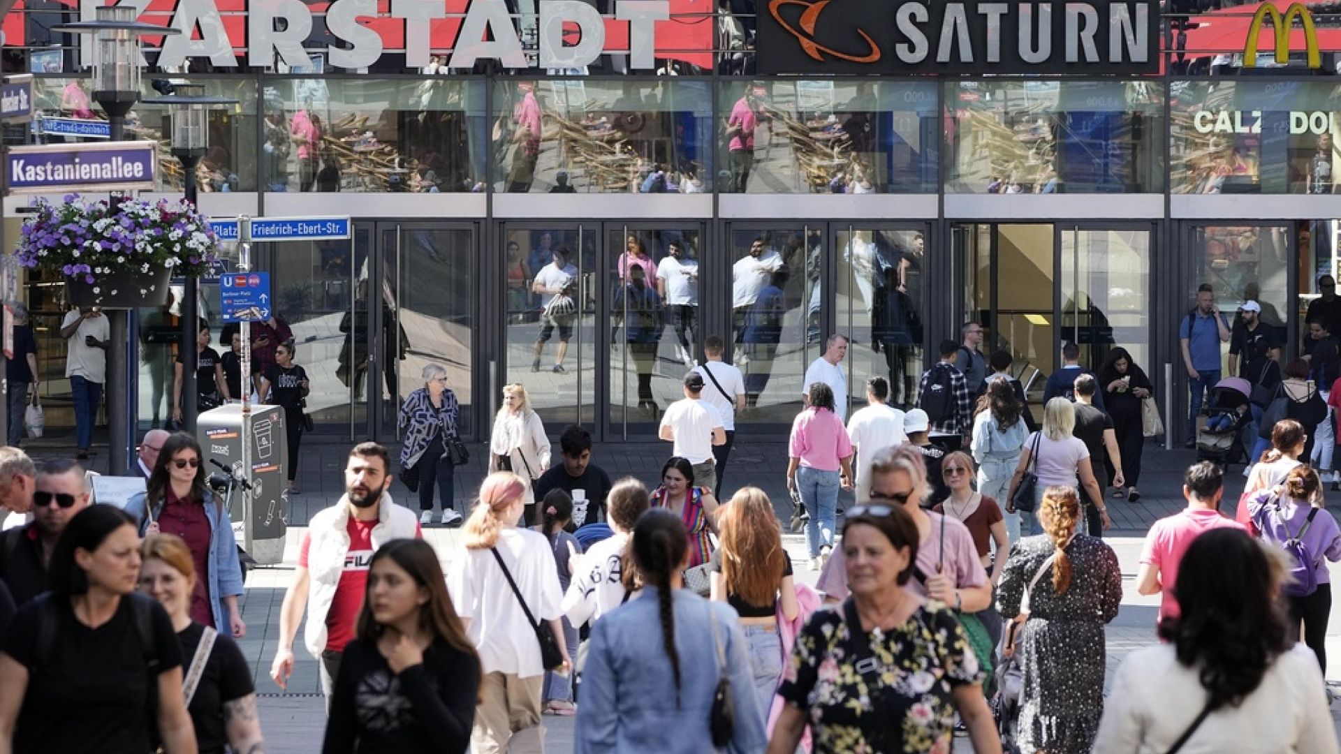 Alemania aprueba una ley para atraer mano de obra cualificada | Euronews