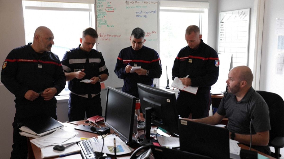 French firefighters set to battle Canadian fires that could last 'all ...