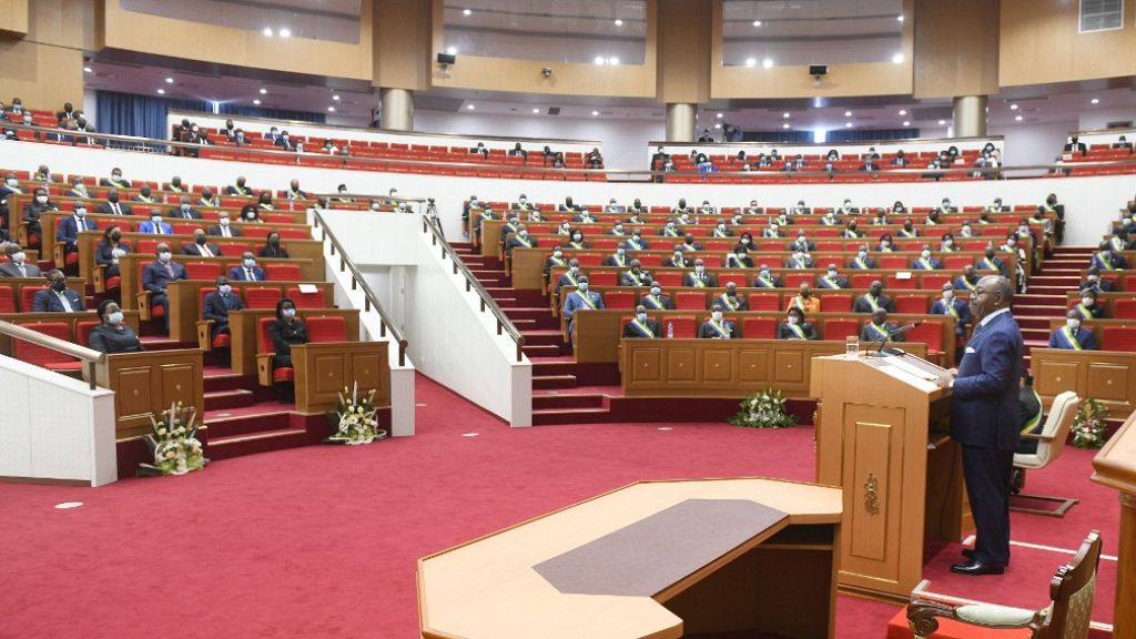 Le Gabon adopte la loi sur la parité dans les mandats électoraux ...