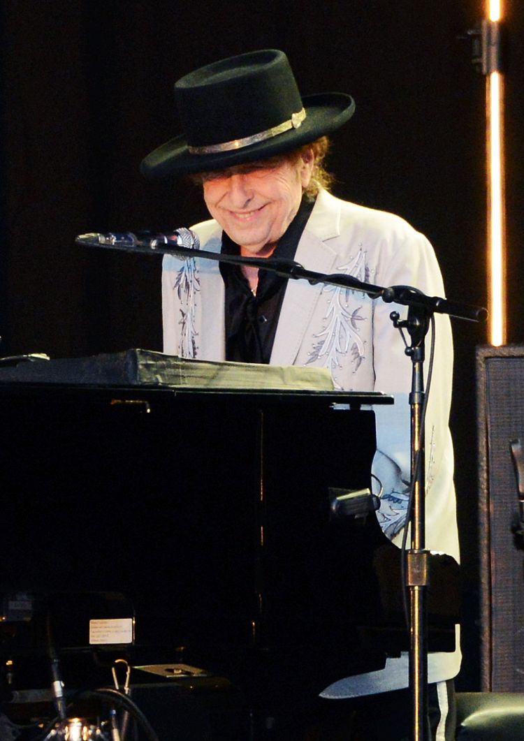 Culture Re-View: Bob Dylan records an all-time classic | Euronews