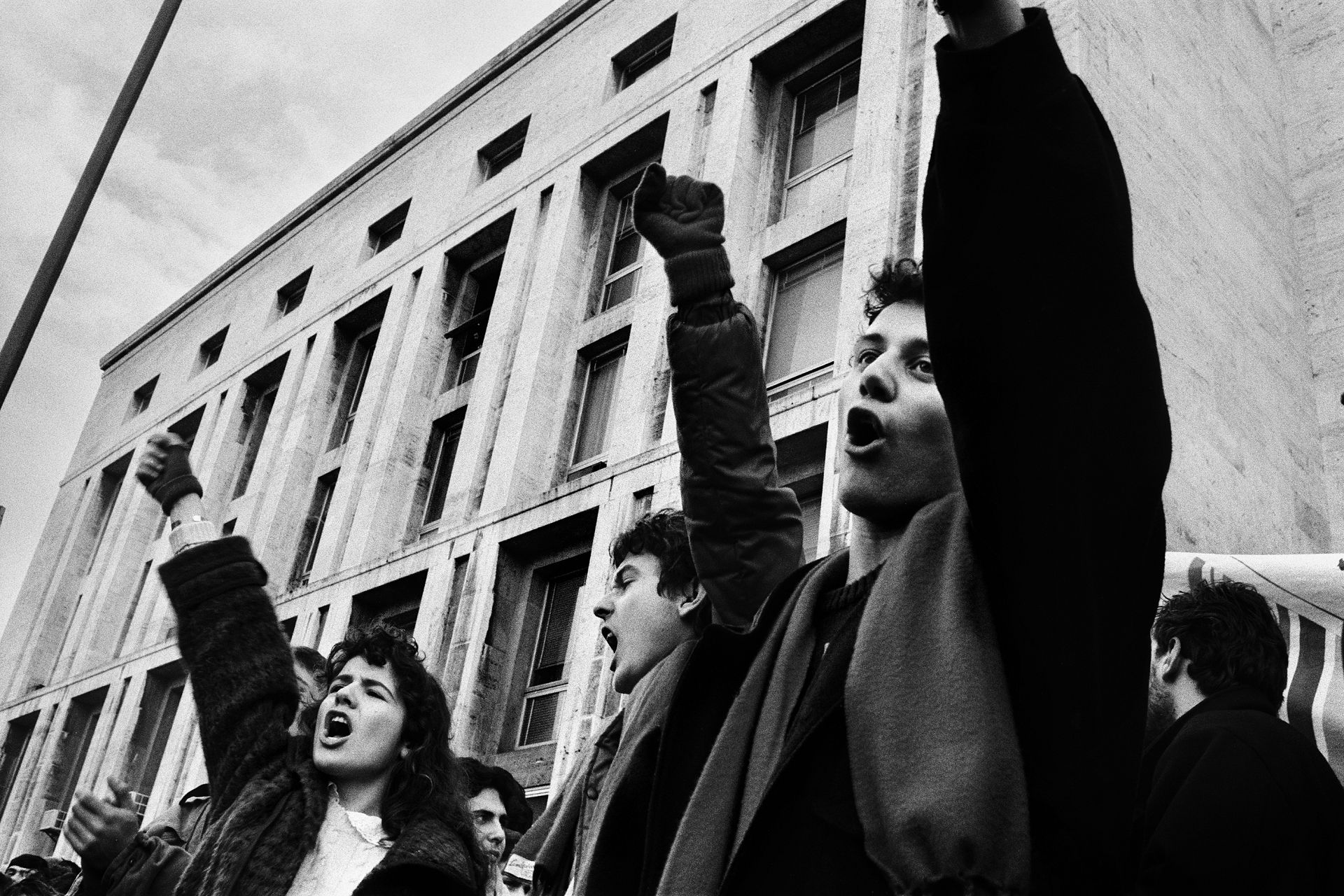 Extraordinary photographs unveil four decades of Palermo under mafia ...