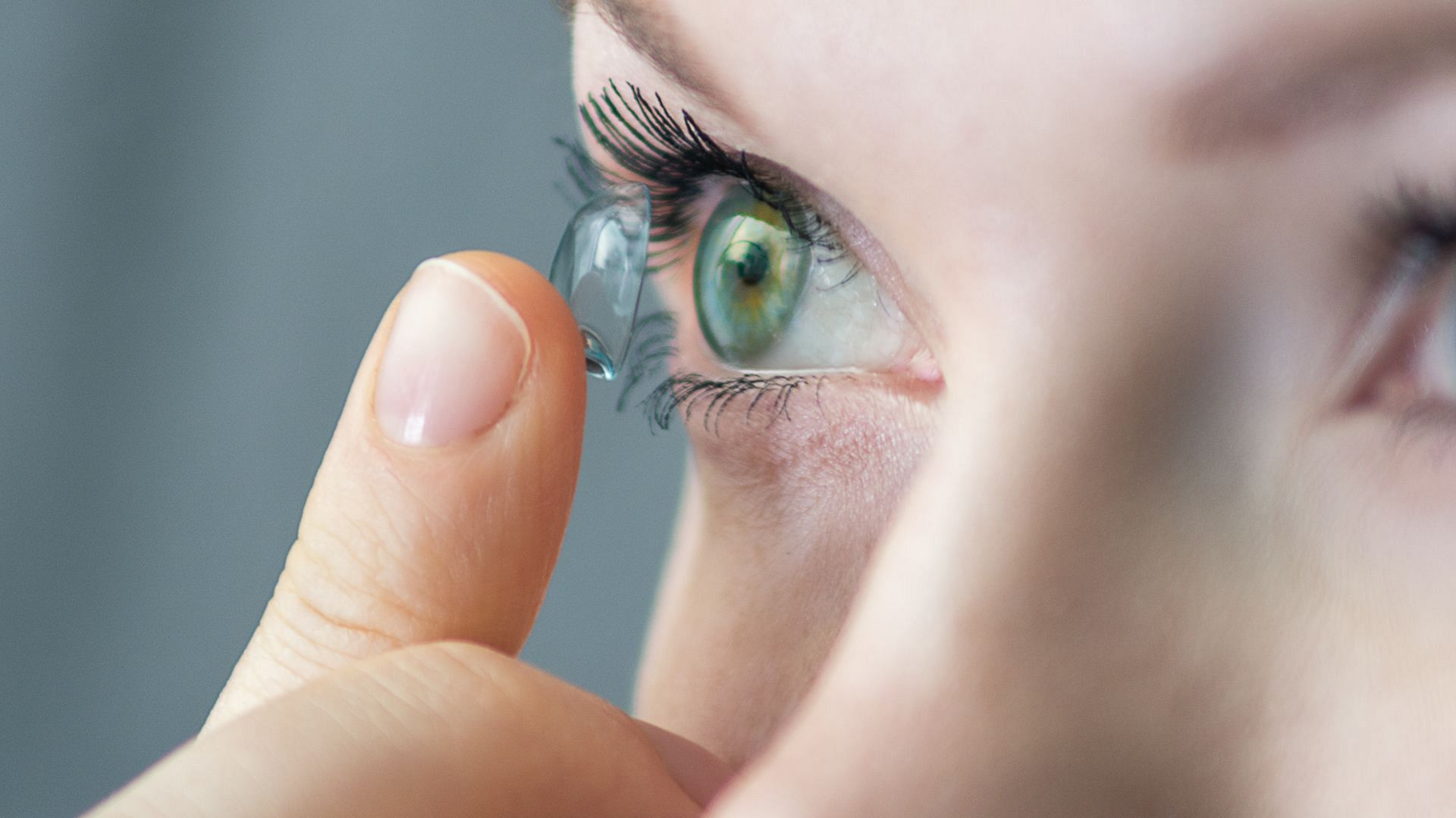 Microplastics: Contact lenses could be ‘shedding’ into your eyes, study ...