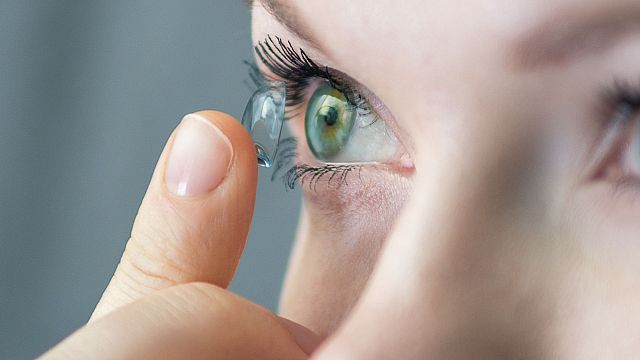 Microplastics: Contact lenses could be ‘shedding’ into your eyes, study ...