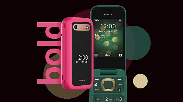What Is A dumb Phone And Why Are So Many Young People Buying Them what-is-a-dumb-phone-and-why-are-so-many-young-people-buying-them