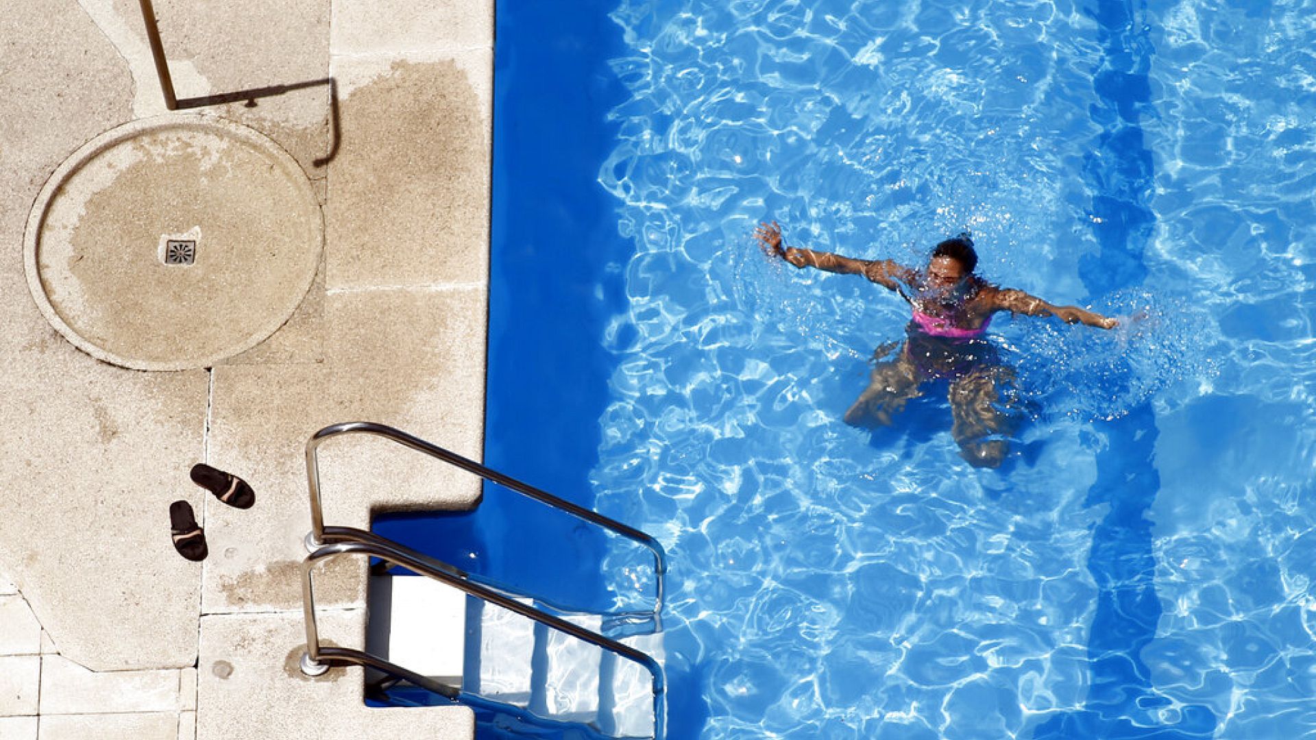 La Catalogne Autorise Les Seins Nus Et Le Burkini Dans Les Piscines 8943