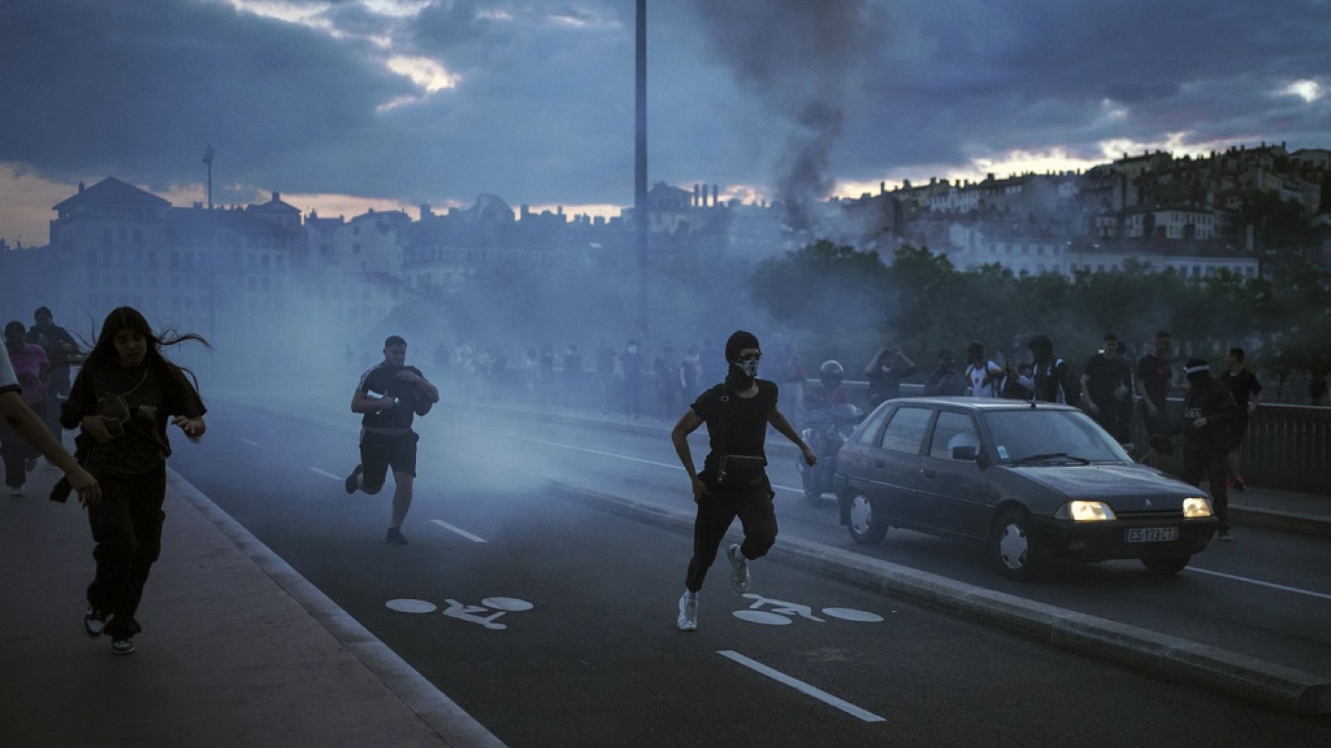 Video. WATCH: Looting and vandalism erupt in Lyon on fourth night of ...