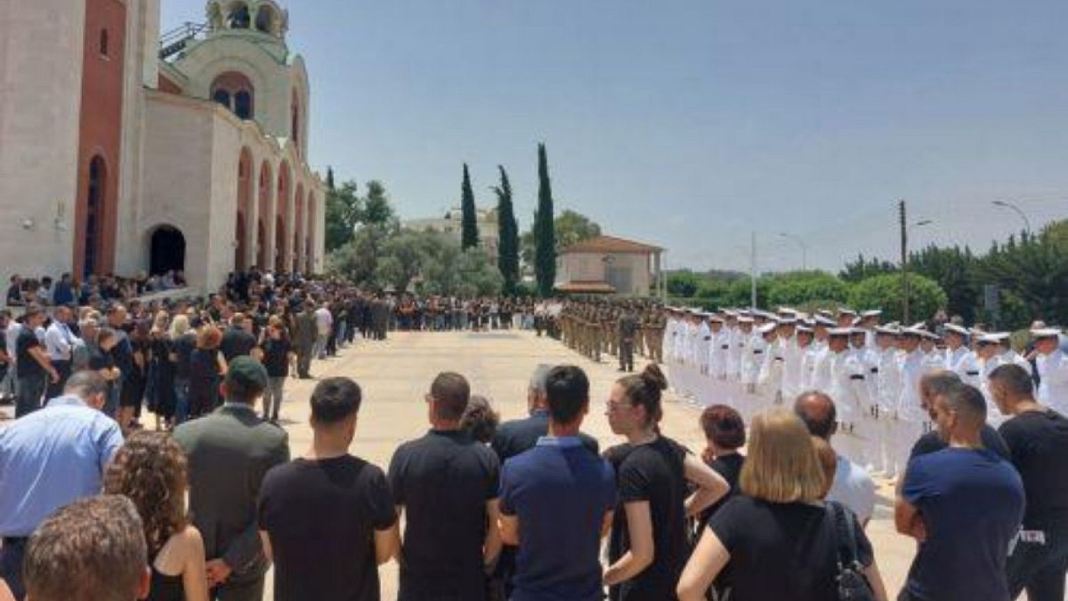 Σε κλίμα βουβού πόνου τελέστηκε η κηδεία του Ευέλπιδος Γιώργου ...