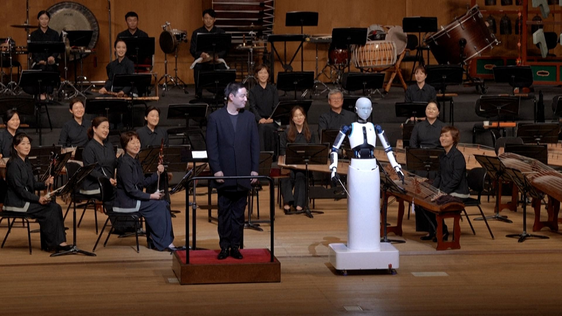 Video. Robot conducts classical music concert in South Korea | Euronews