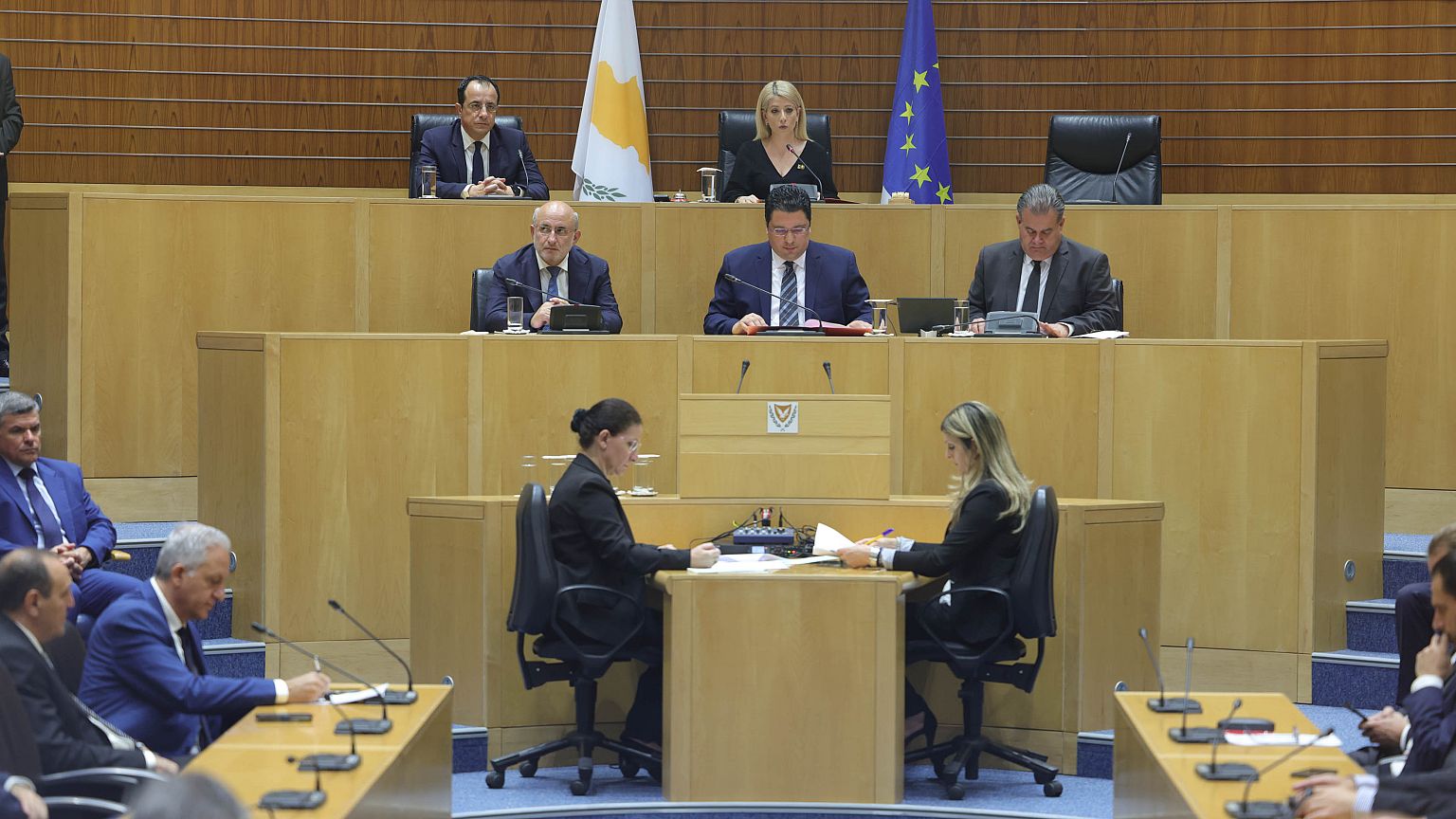 Κύπρος: Ειδική συνεδρίαση της Βουλής των Αντιπροσώπων για τις μαύρες ...