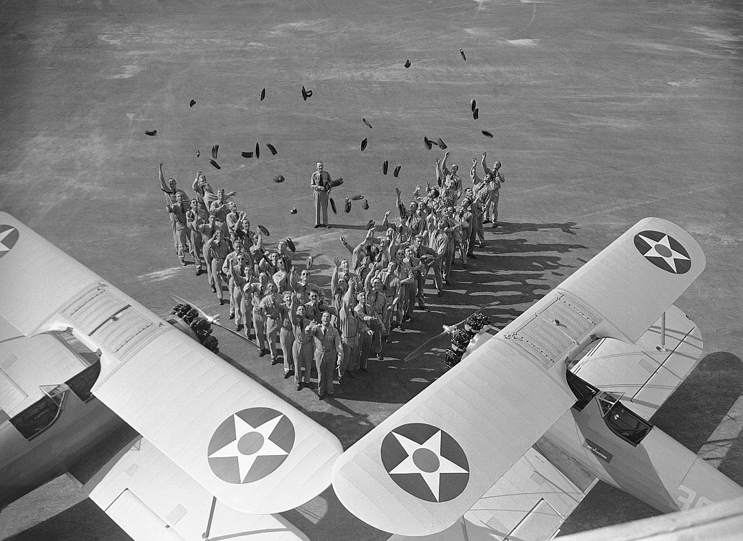 Culture Re-View: How Winston Churchill invented the V sign | Euronews