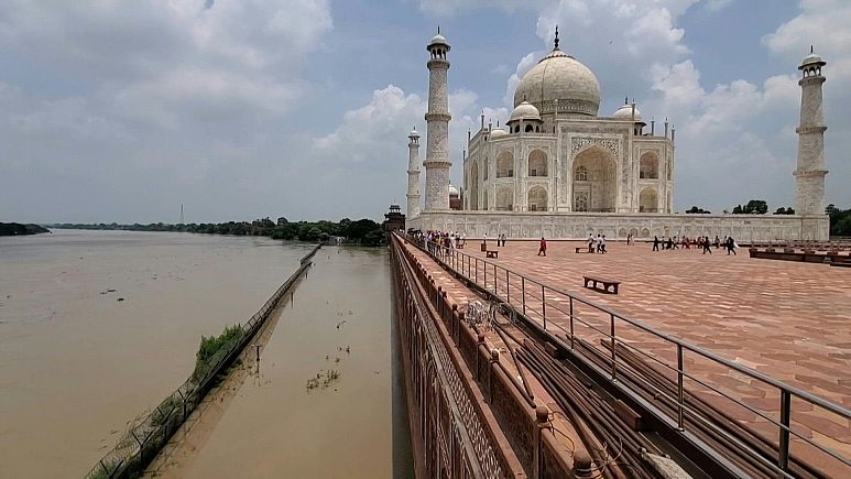 Watch monsoon rains raise river levels to touch the walls of the Taj ...
