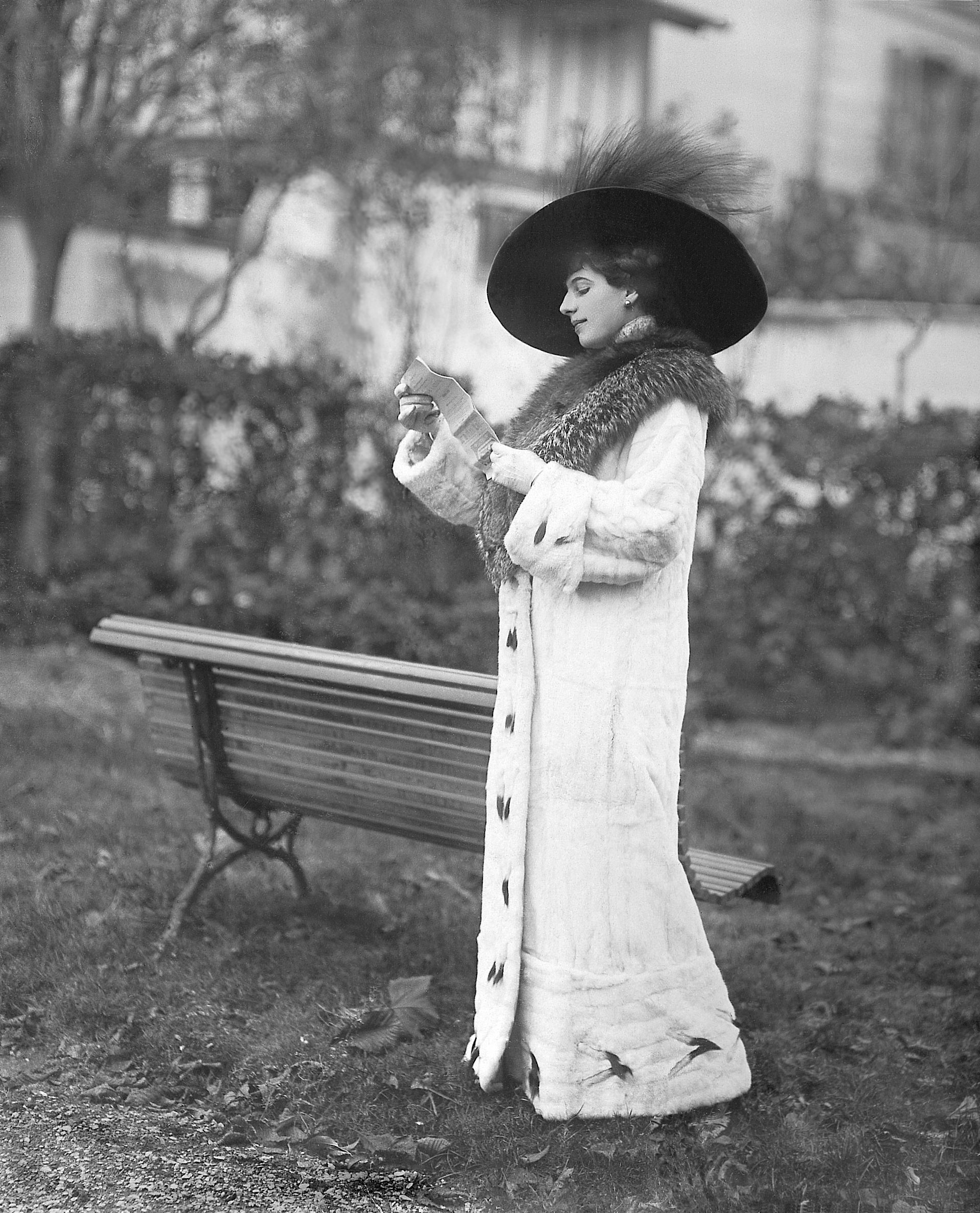 Culture Re-View: Mata Hari sentenced to death for suspected espionage ...