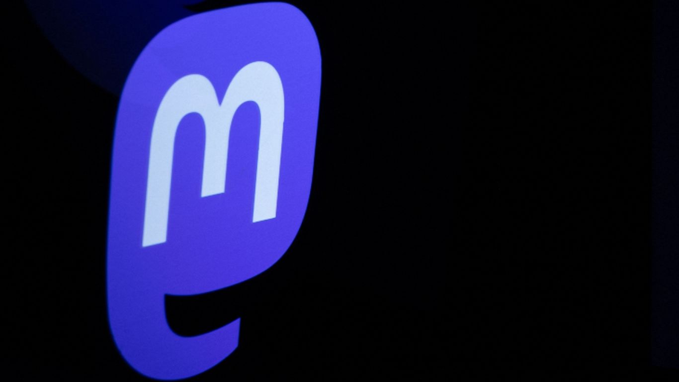 Mastodon has child sexual abuse content problem, researchers say | Euronews