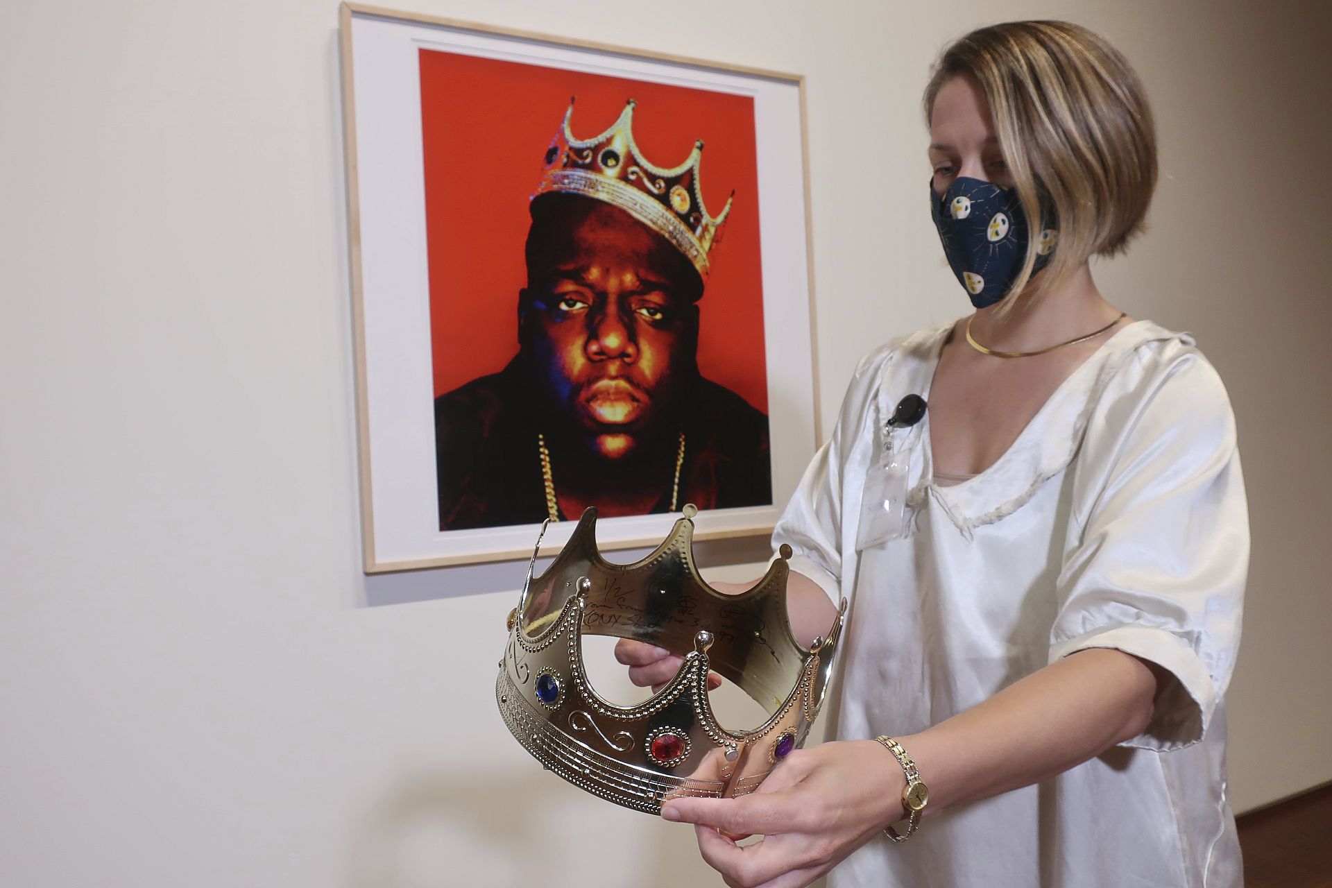 Tupac's crown ring fetches €900,000 becoming the most expensive hip-hop ...