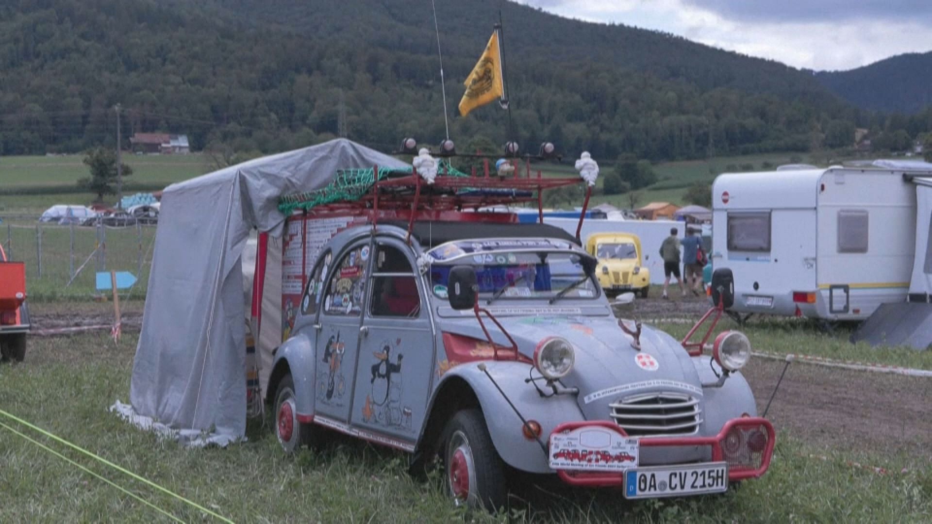 Video. WATCH: Thousands gather for the 24th meeting of 2CV car friends ...