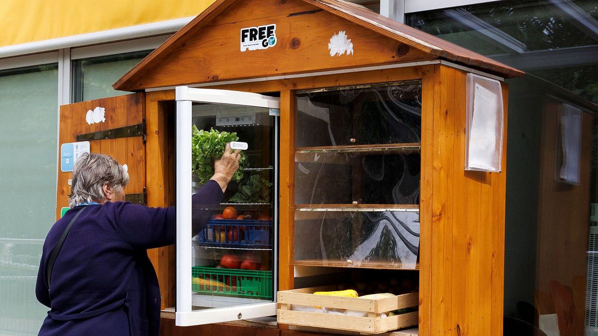 Free food: Geneva’s community pantries use the sharing economy to prevent food waste | Euronews