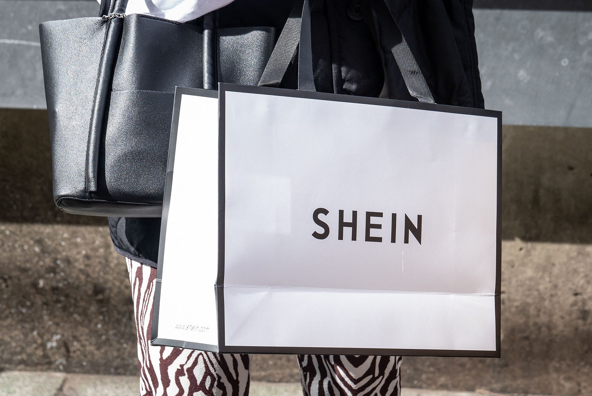 E-commerce wars: Could Temu overtake fast fashion giant Shein? | Euronews