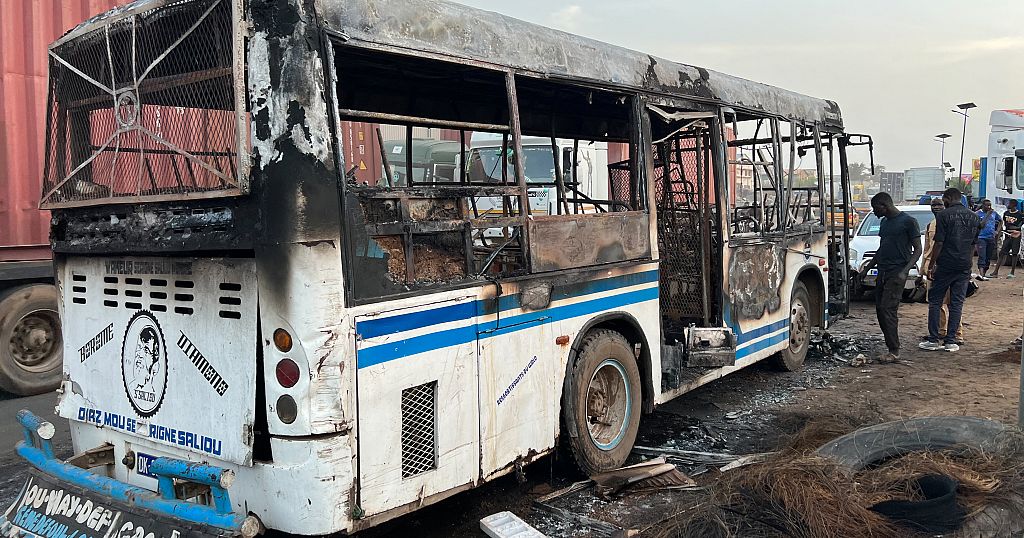 Two dead, five wounded in Senegal bus petrol bomb attack | Africanews