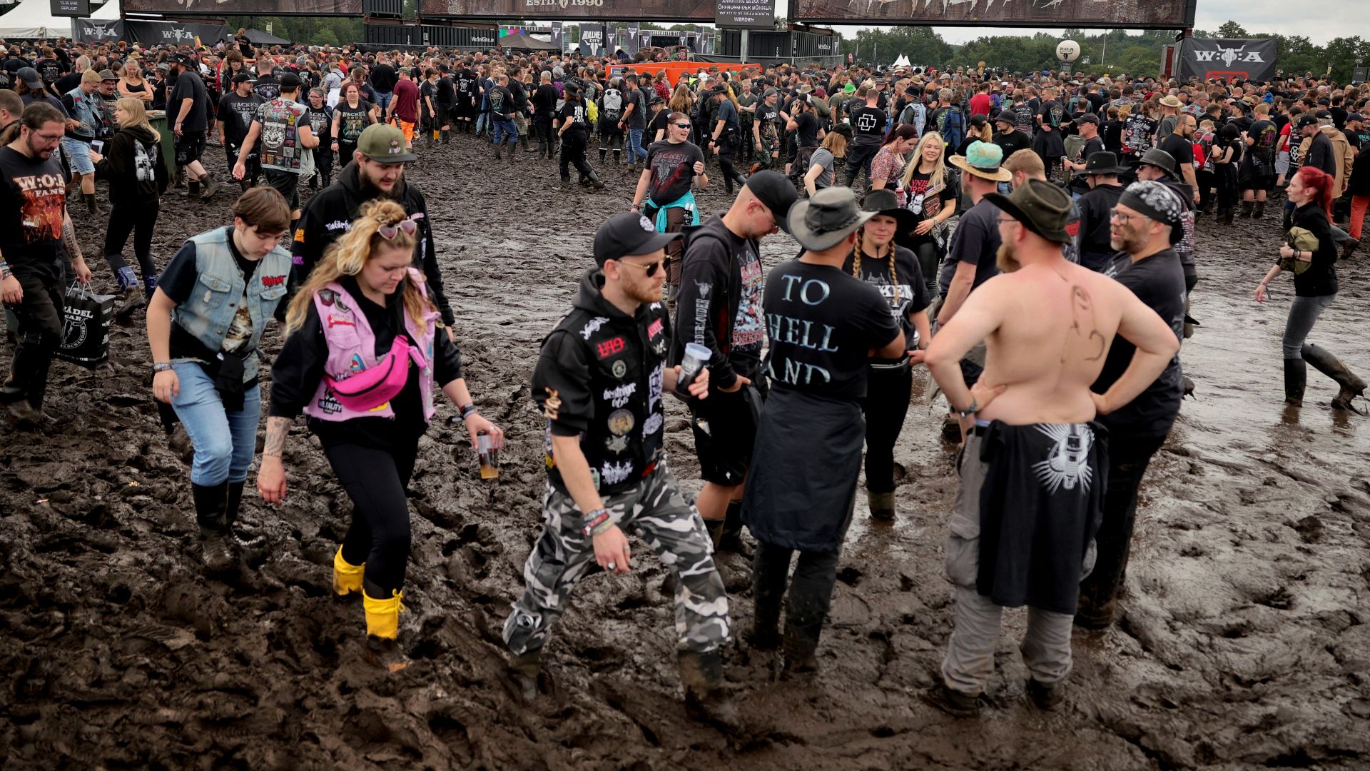 Germany's Wacken Open Air halts admissions after persistent rain turns site to mud | Euronews