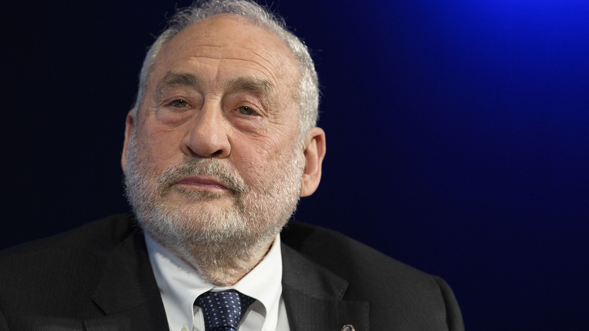 Nobel economist Joseph Stiglitz sounds alarm on unregulated AI and ...